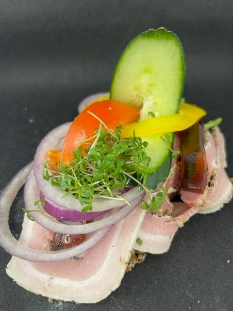 Alm. smørrebrød - Rullepølse | slagterkrabbe.dk